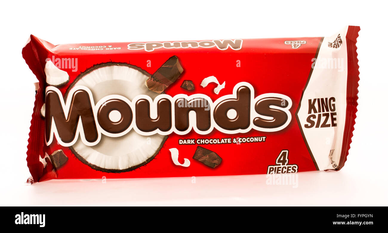 Winneconni, WI - 16 June 2015: Mounds candy bar Stock Photo - Alamy