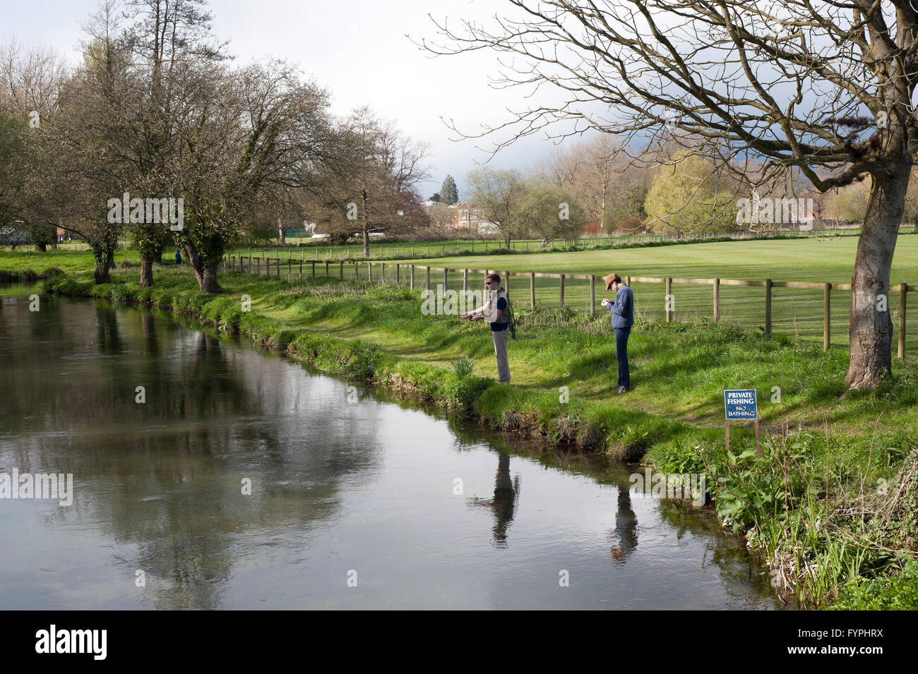 Small river setting hi-res stock photography and images - Alamy