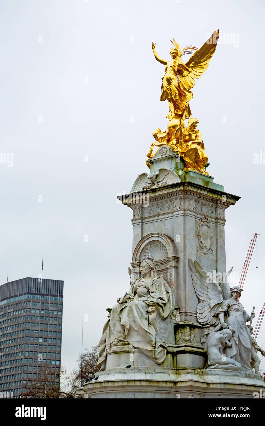historic and statue in city of london england Stock Photo - Alamy