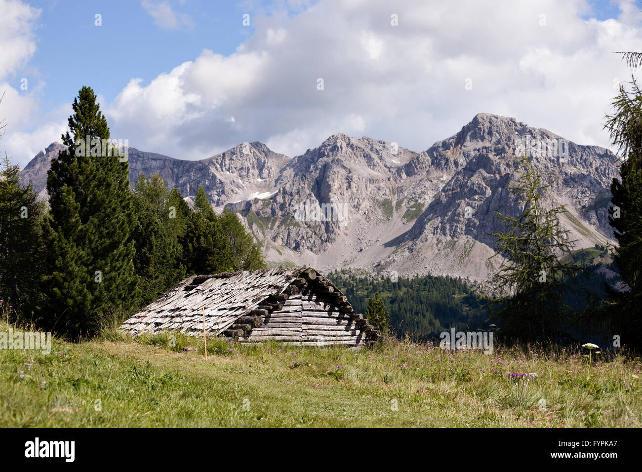 Alpine mountains hi-res stock photography and images - Alamy