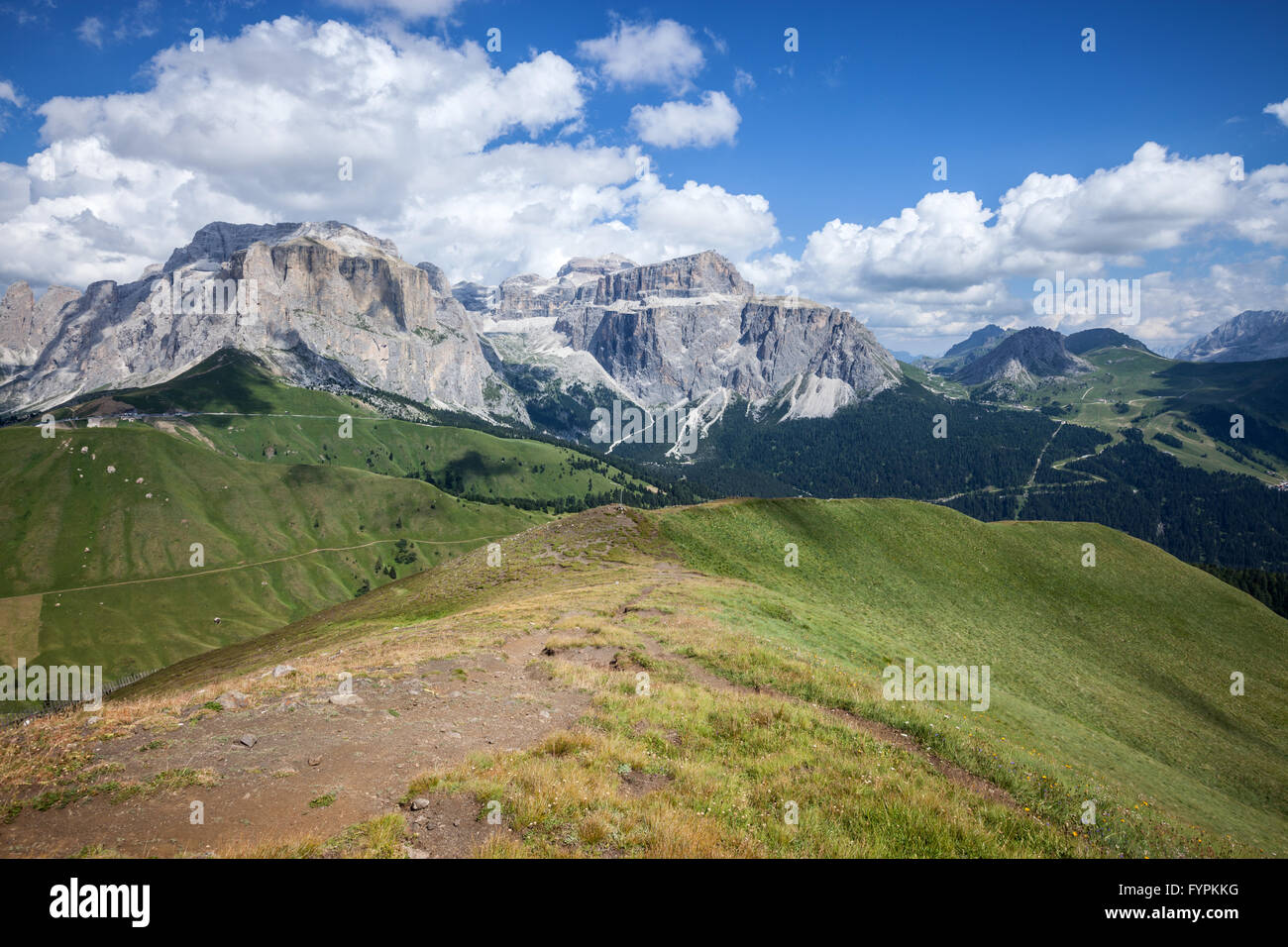 Sunny valley hi-res stock photography and images - Alamy