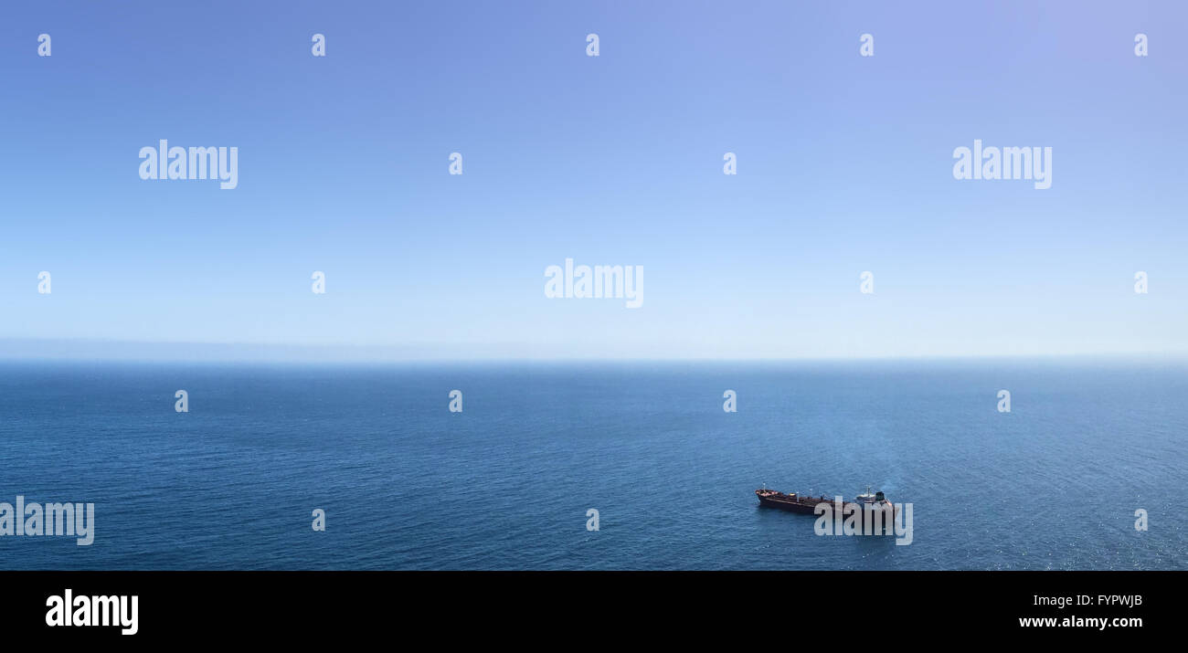 single ship on ocean panorama Stock Photo - Alamy