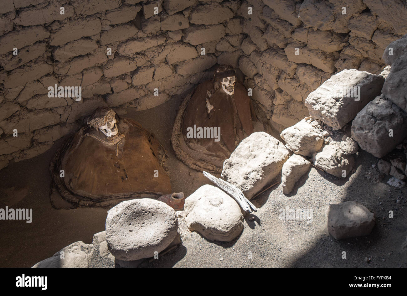 Chauchilla Cemetery with prehispanic mummies in Nazca desert, Peru ...