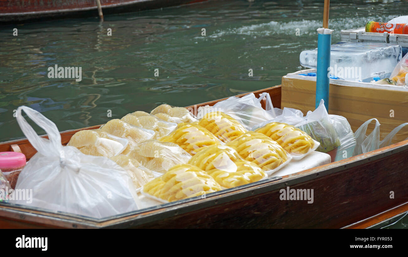 famous traditional Damnoen Saduak Floating Market in thailand Stock ...