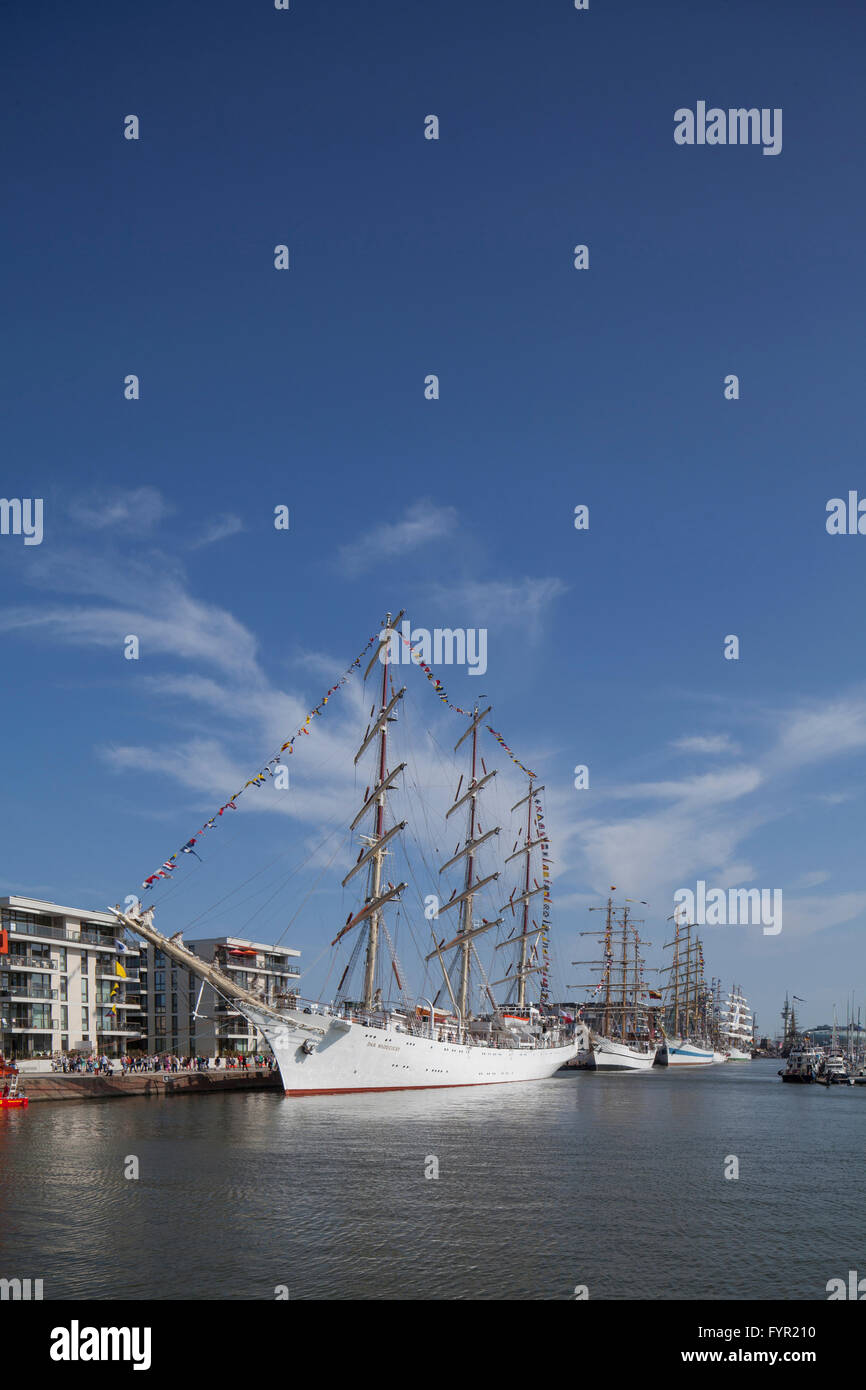 Festival of sail hi-res stock photography and images - Alamy