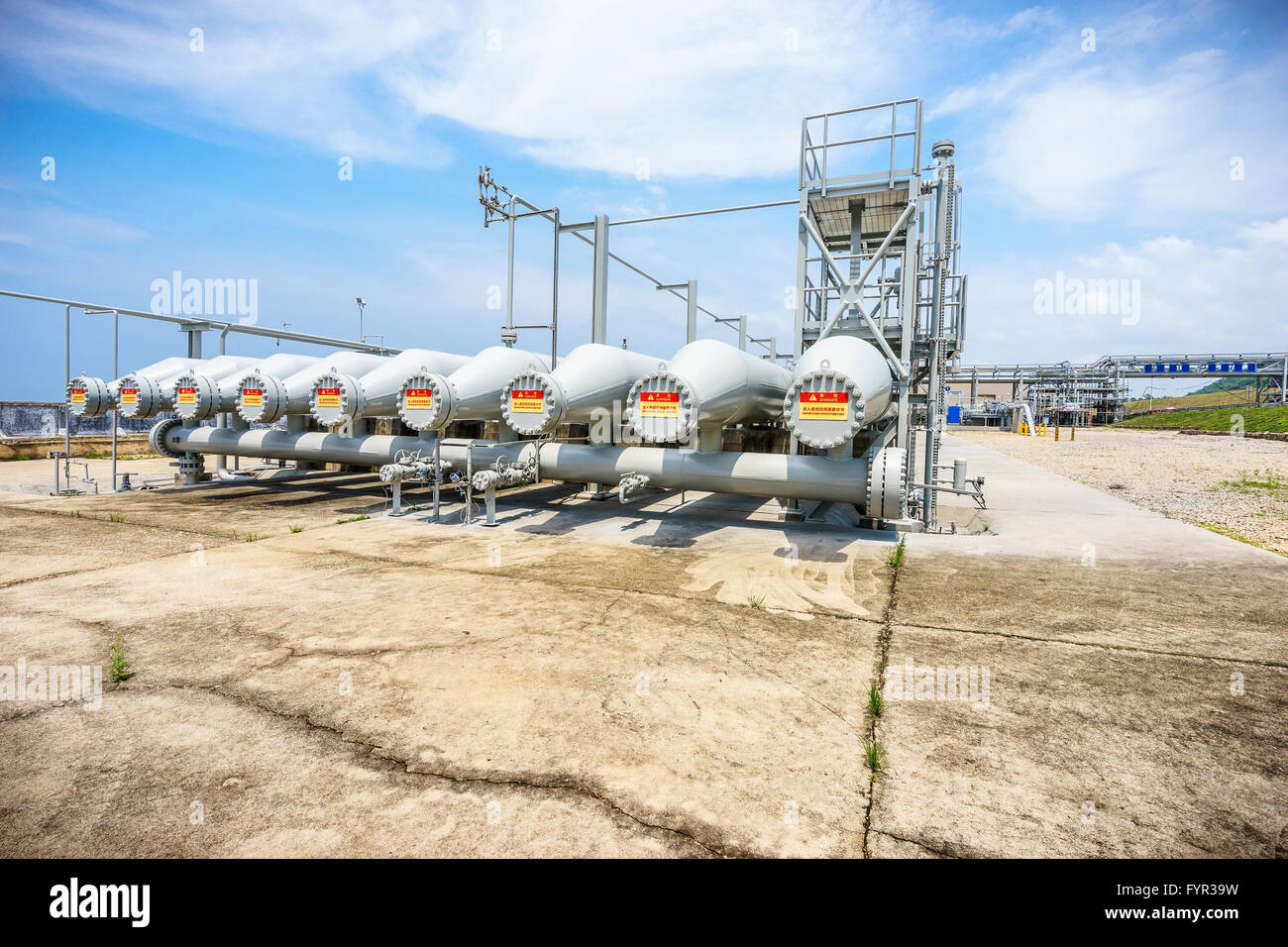 Pipeline and refinery hi-res stock photography and images - Alamy
