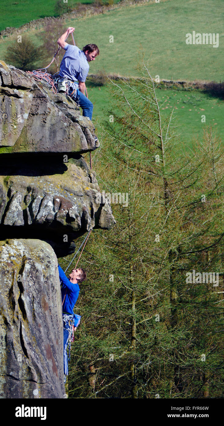 Rock climbers climbing at robin hoods stride hi-res stock photography ...