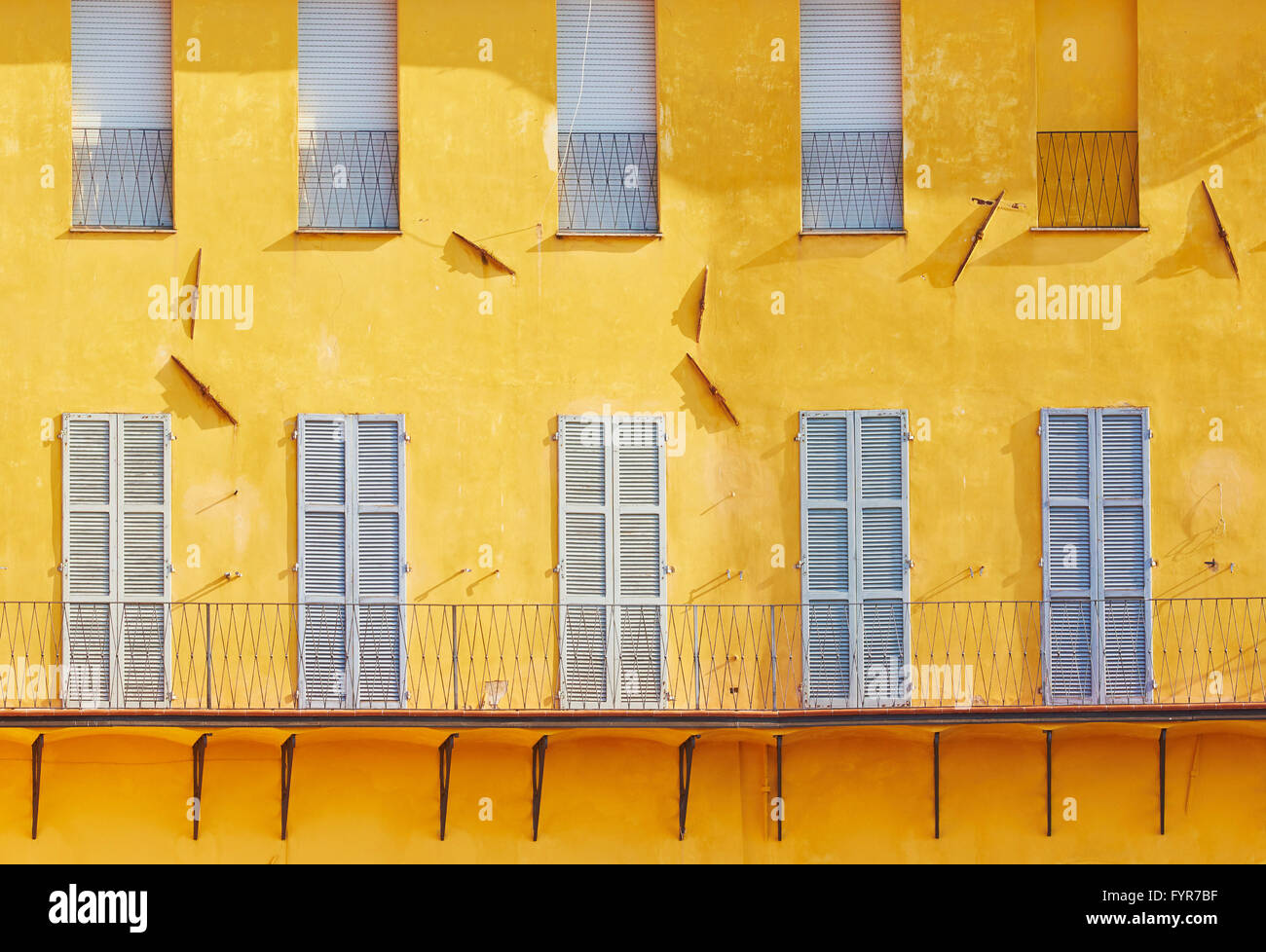 Traditional italian house hi-res stock photography and images - Alamy