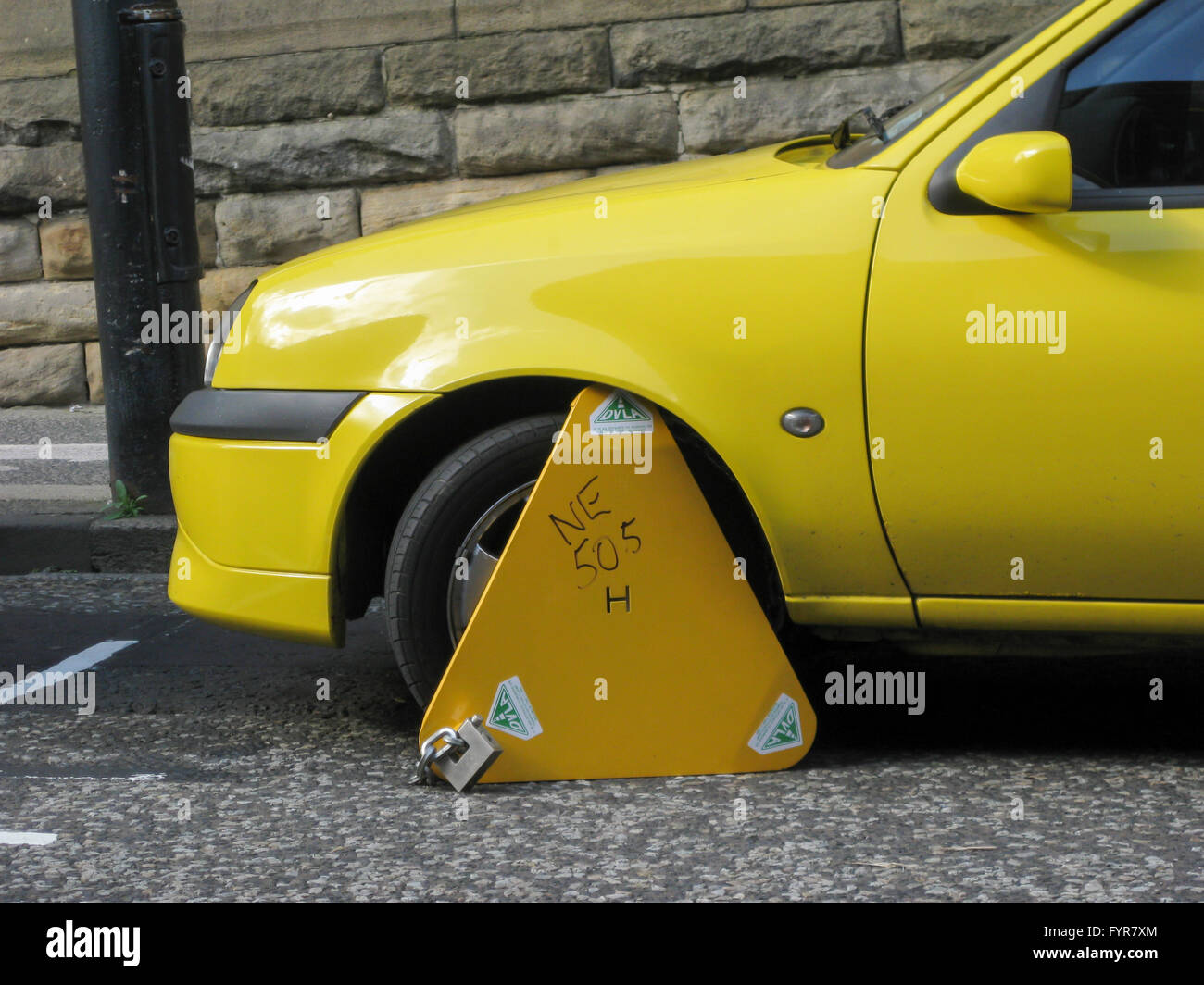 Car clamp dvla hi-res stock photography and images - Alamy