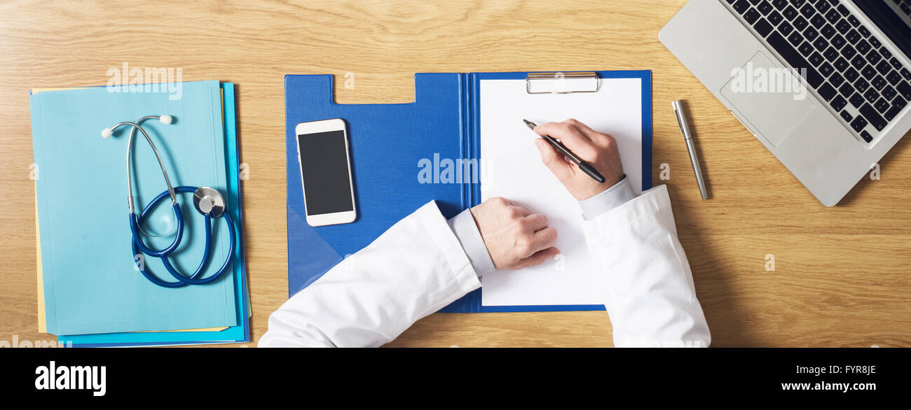 Medical records technology hi-res stock photography and images - Alamy