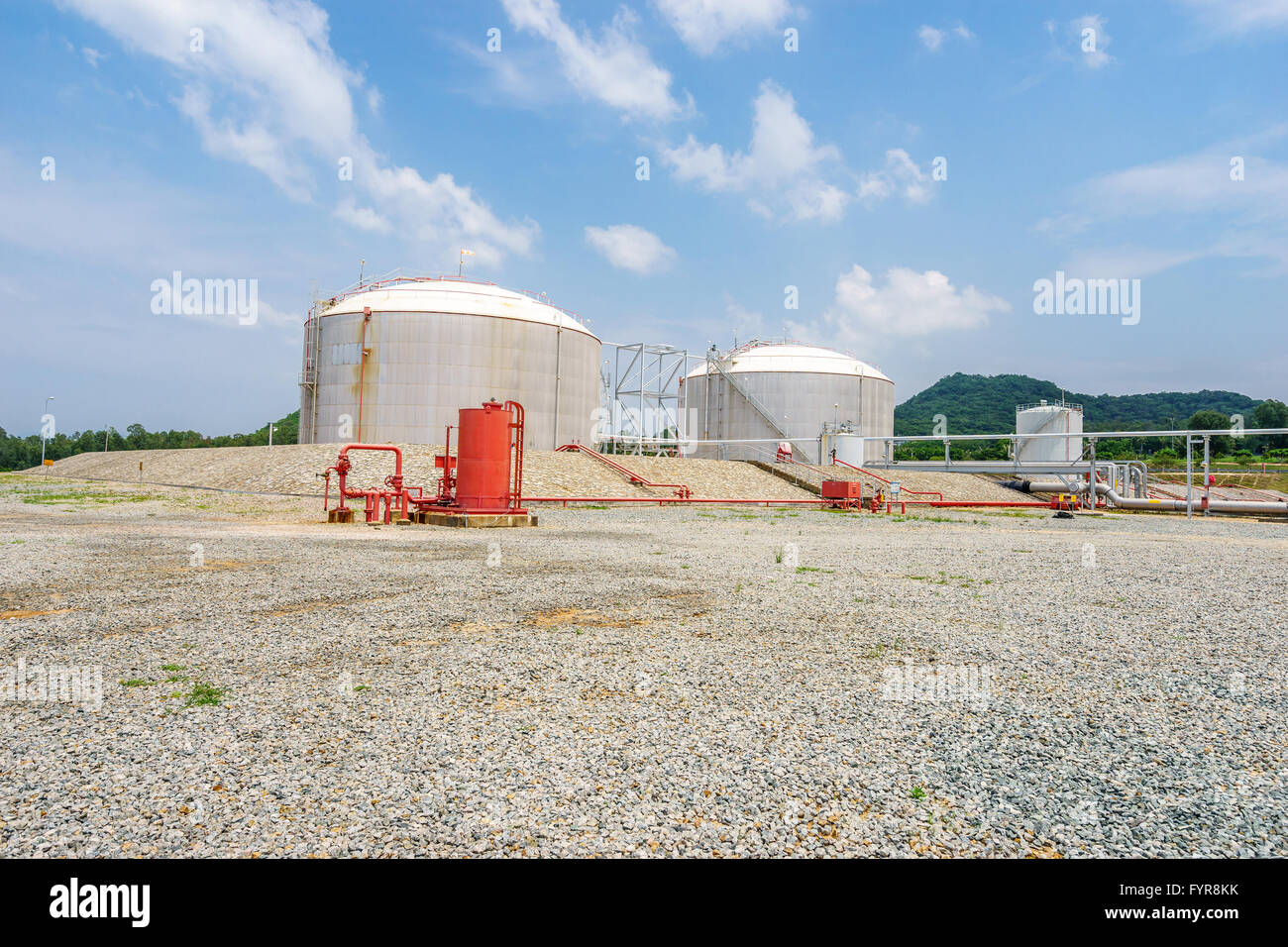Empty oil tanks hi-res stock photography and images - Alamy