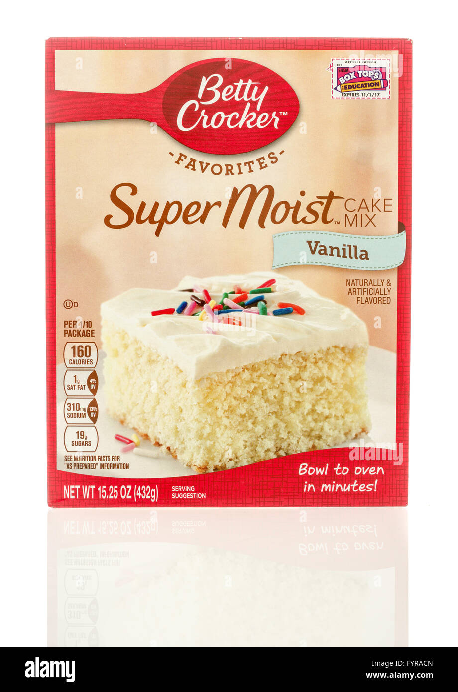 Winneconne, WI - 6 Dec 2015: Box of super moist cake mix in vanilla ...