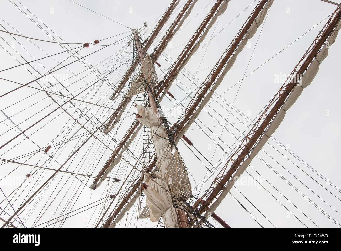 Vessel mainmast over the sky Stock Photo - Alamy