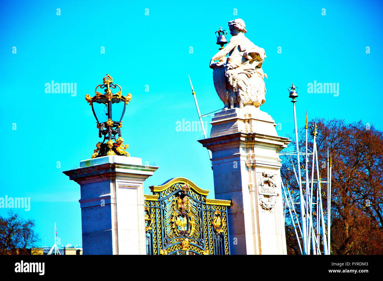 in london england the old metal gate royal palace Stock Photo - Alamy