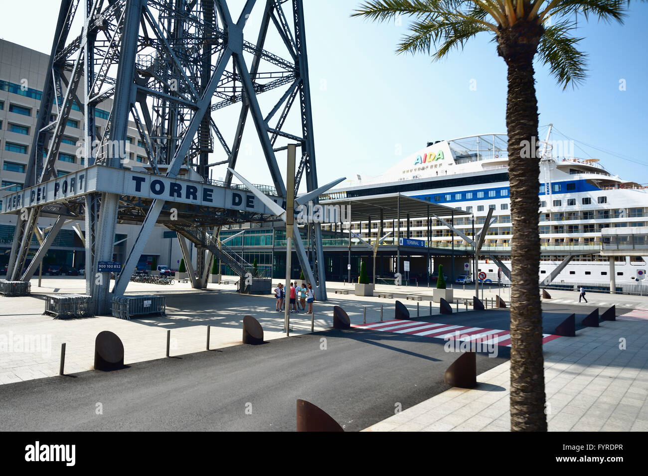 Barcelona cruise terminal hi-res stock photography and images - Alamy