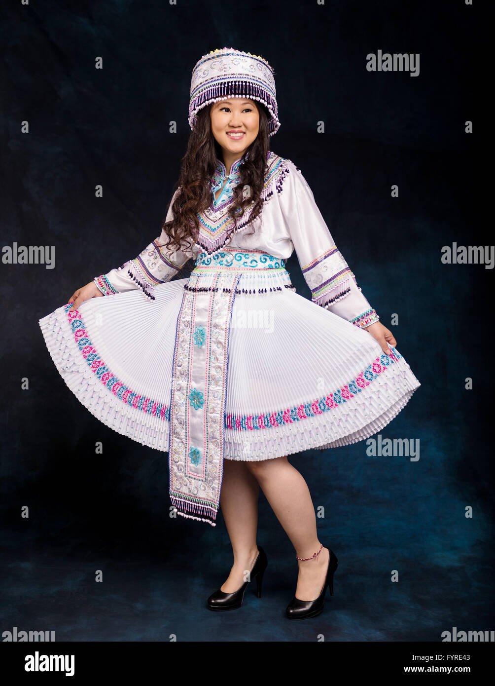 Portrait of Hmong Woman In Traditional Outfit Stock Photo - Alamy