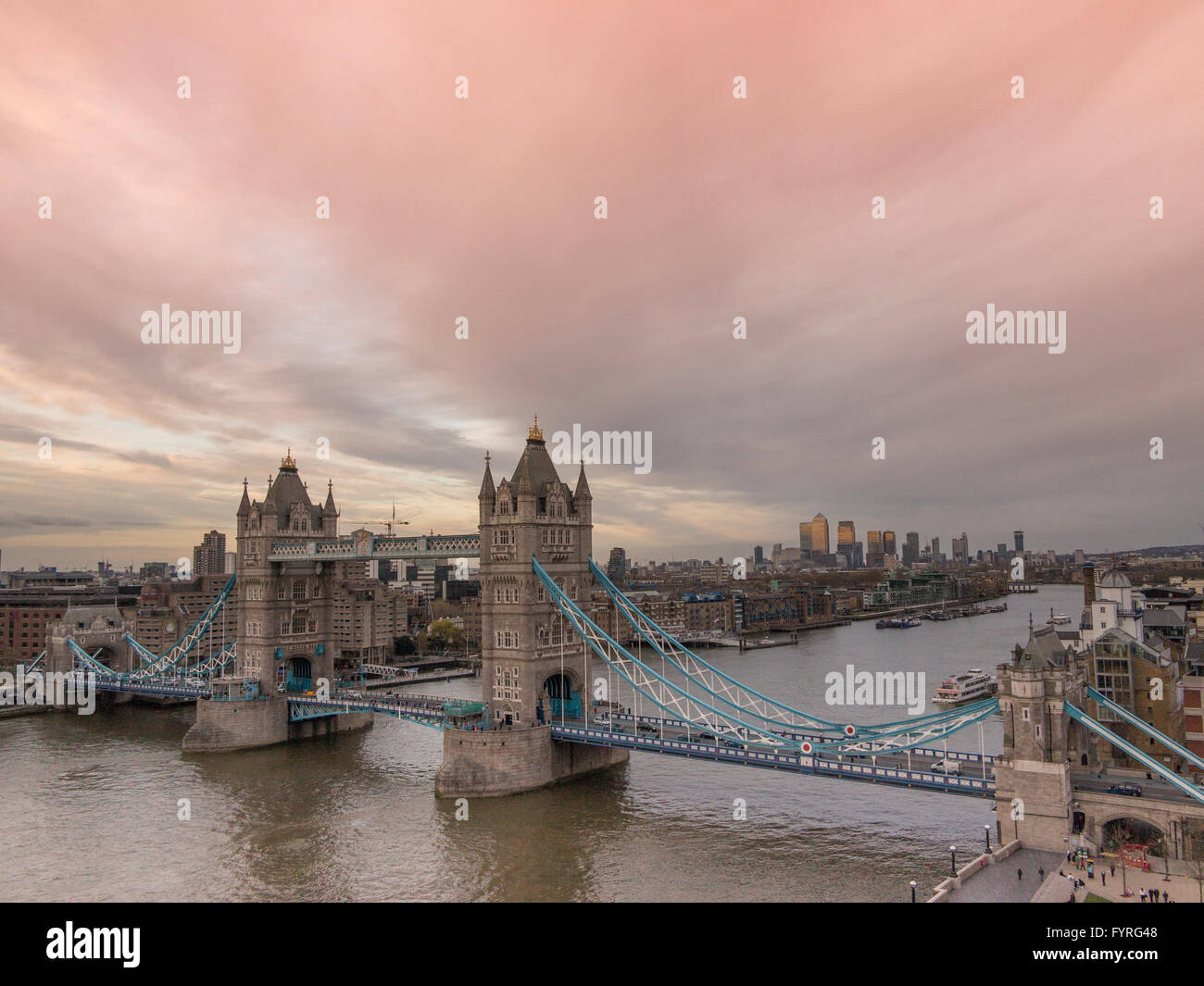 London: Tower Bridge over the River Thames Stock Photo - Alamy