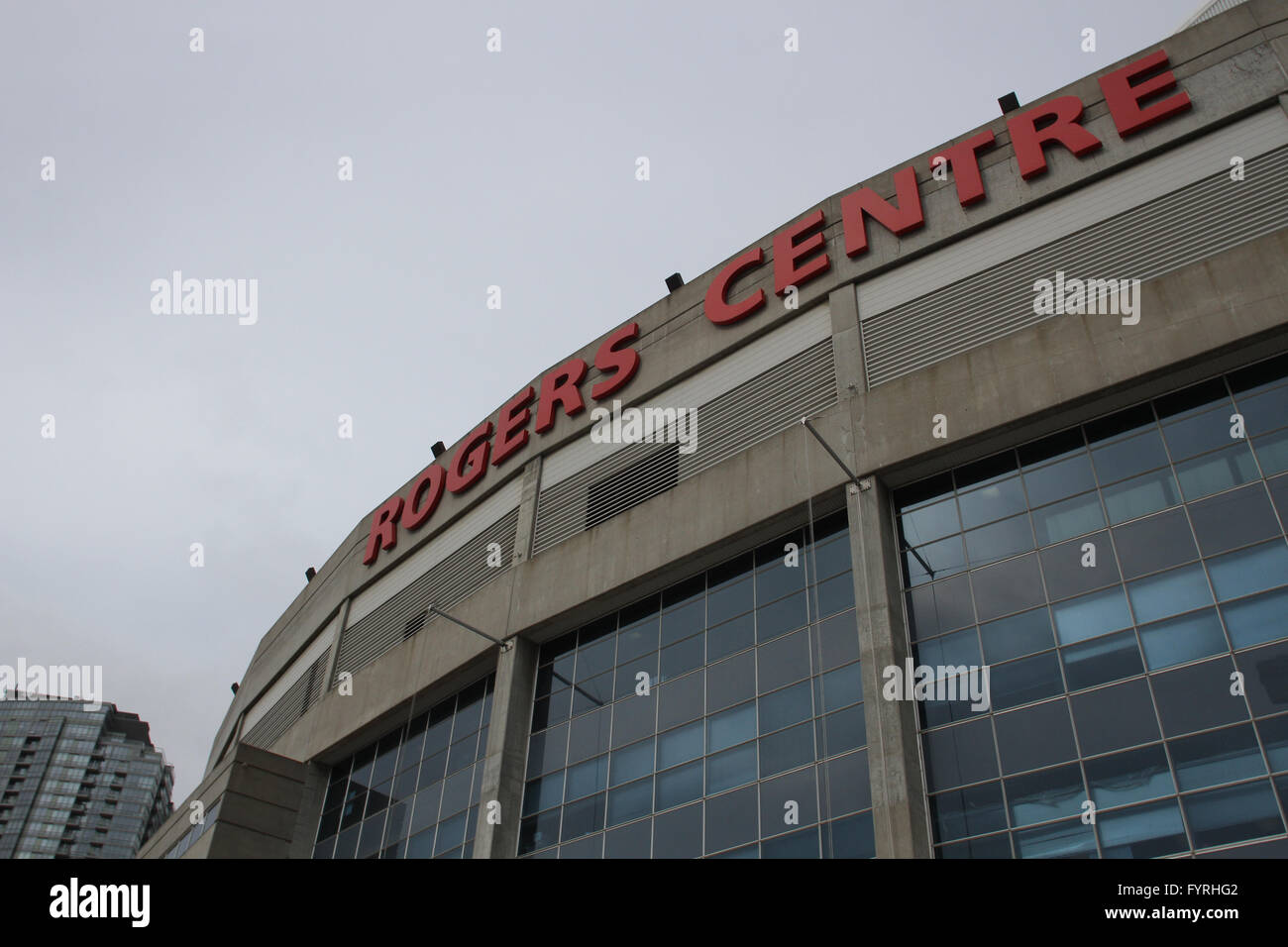 Rogers centre toronto roof hi-res stock photography and images - Alamy