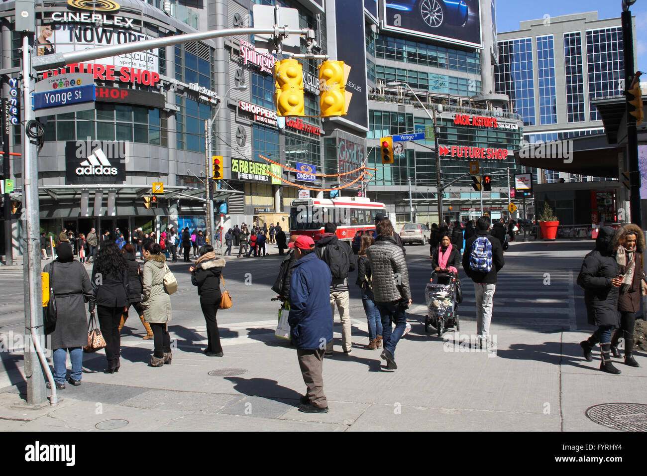 Torontos times square hi-res stock photography and images - Alamy