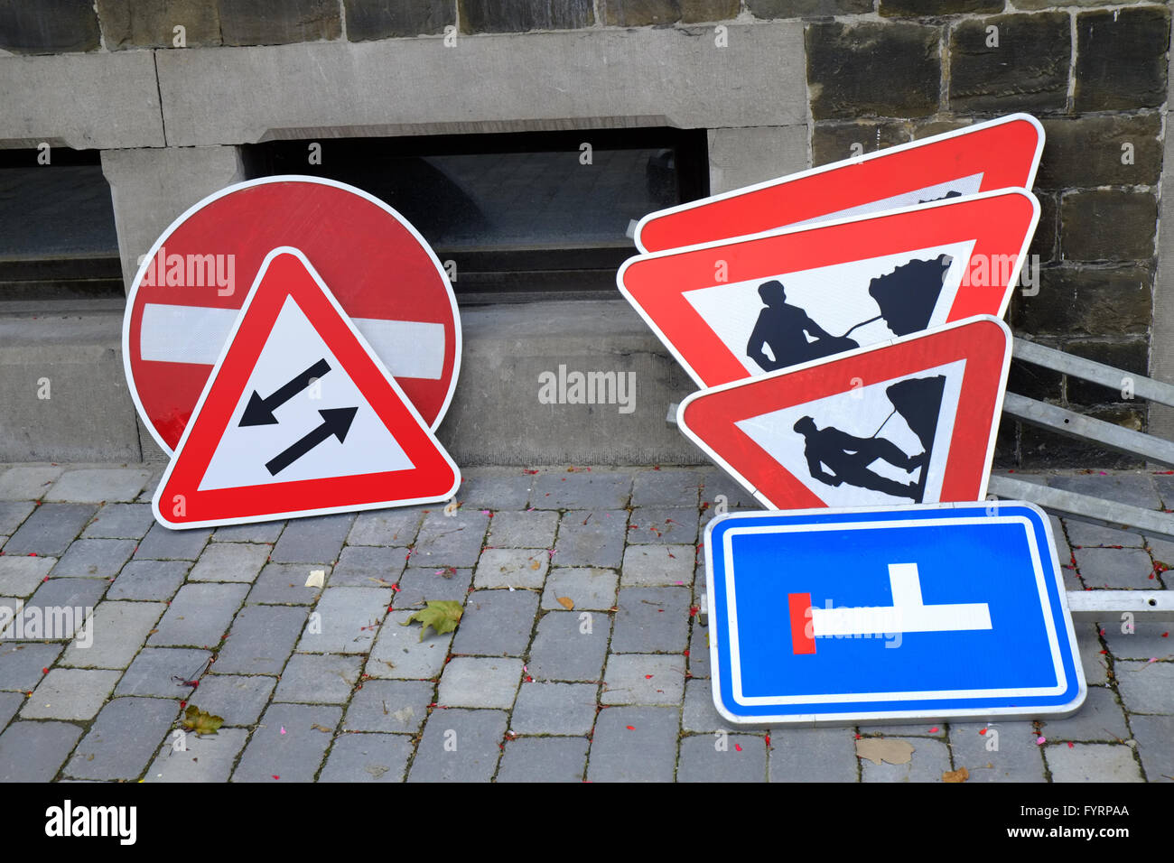Sackgasse verkehrszeichen hi-res stock photography and images - Alamy