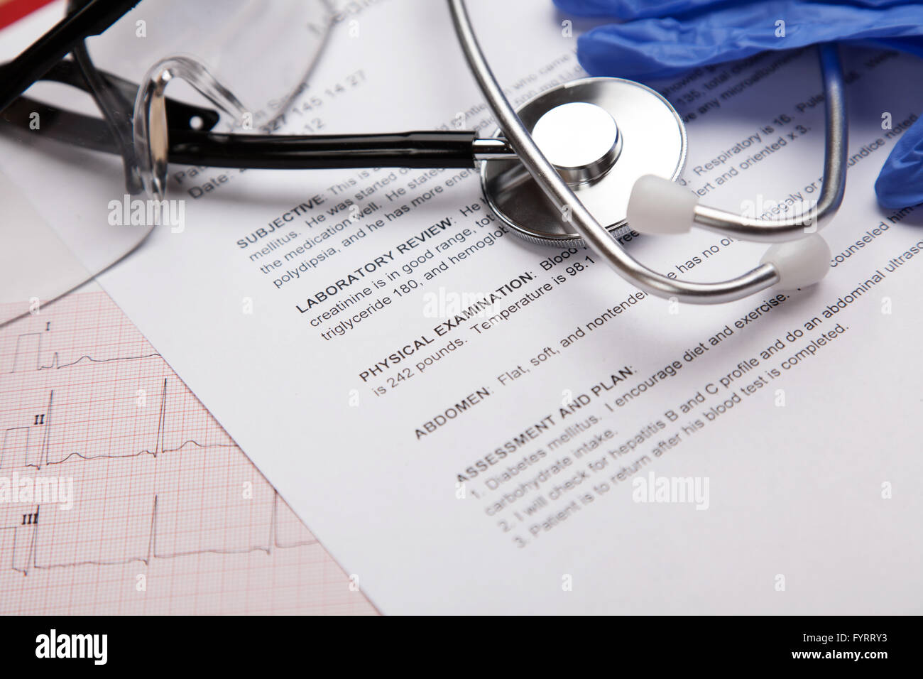 Medical report and cardiogram Stock Photo - Alamy