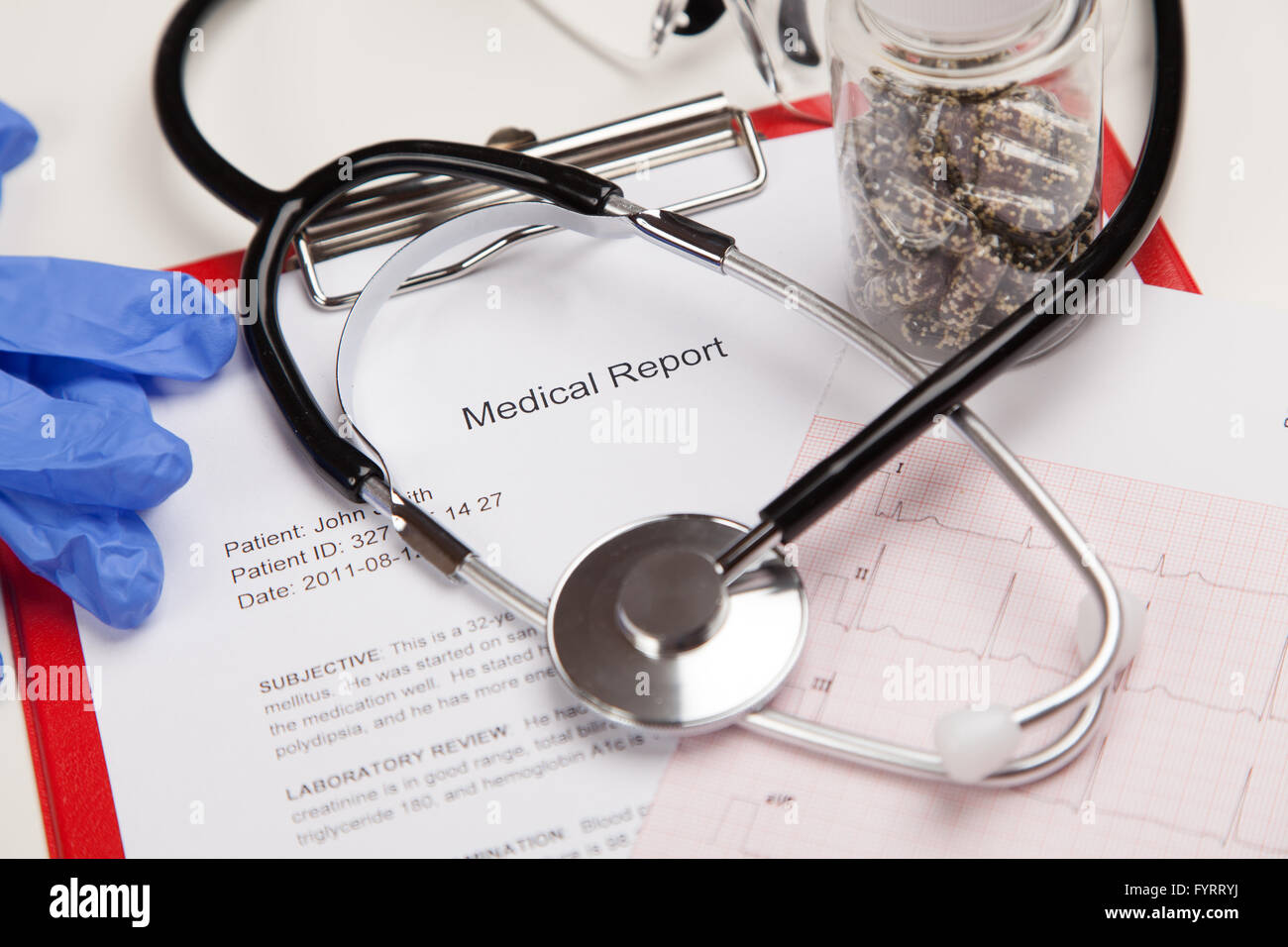 Medical report and cardiogram Stock Photo - Alamy