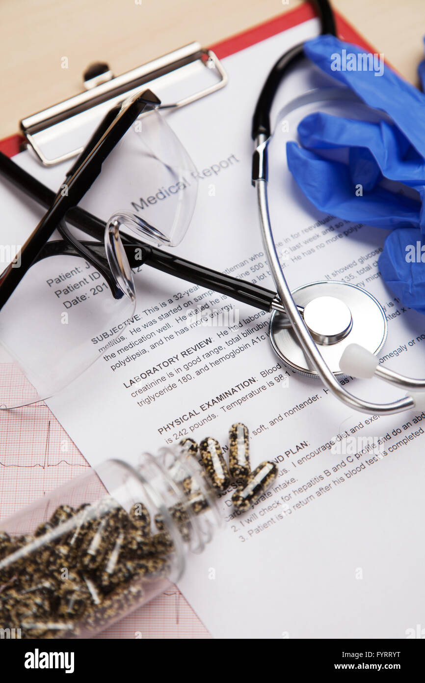 Medical report and cardiogram Stock Photo - Alamy