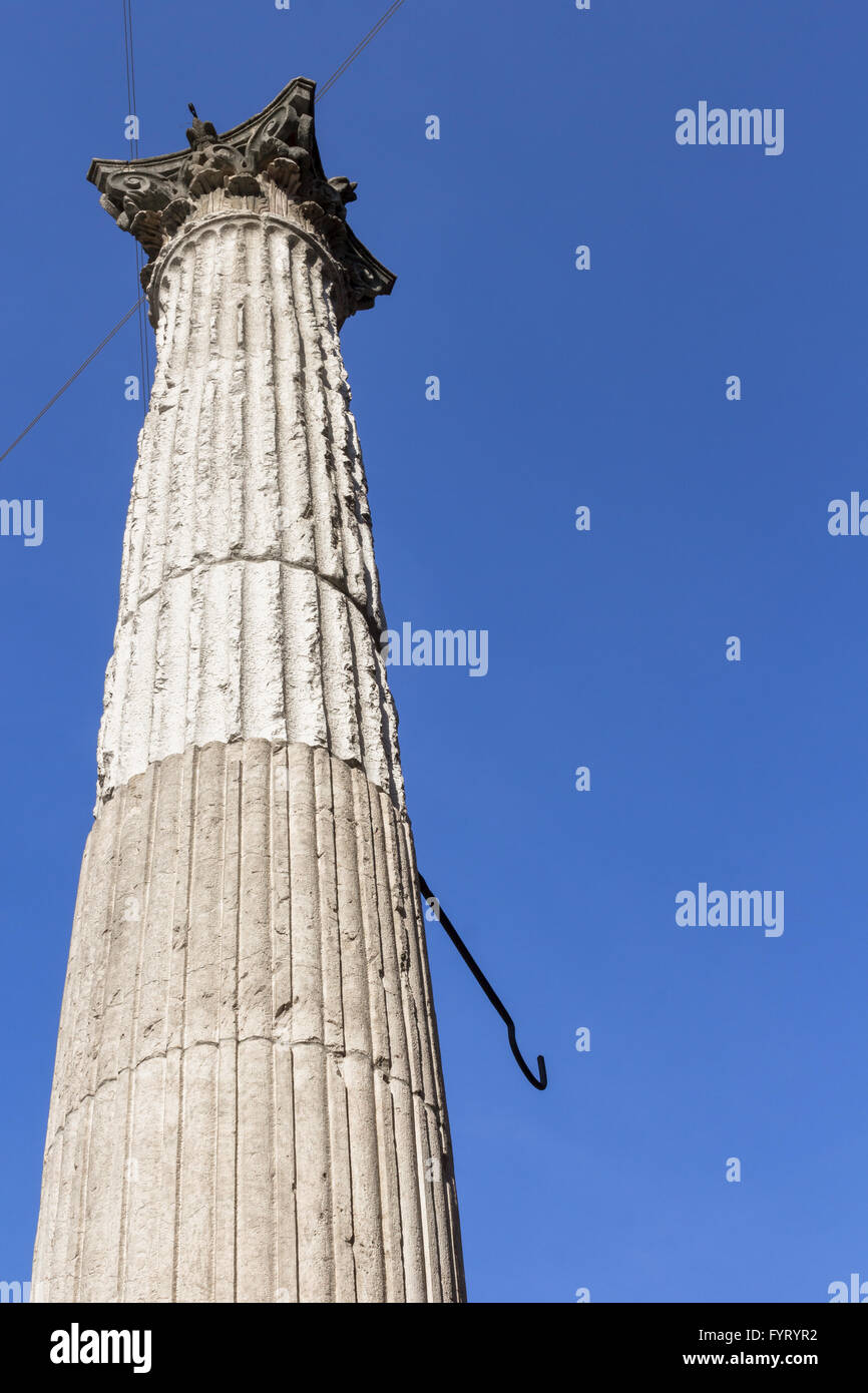 Ancient Roman column Stock Photo - Alamy