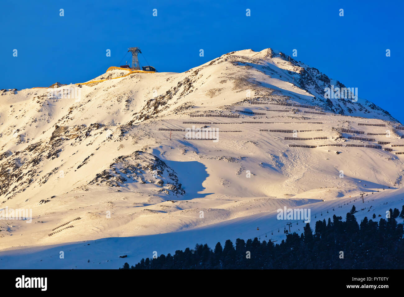 Sunrise ski resort hi-res stock photography and images - Alamy