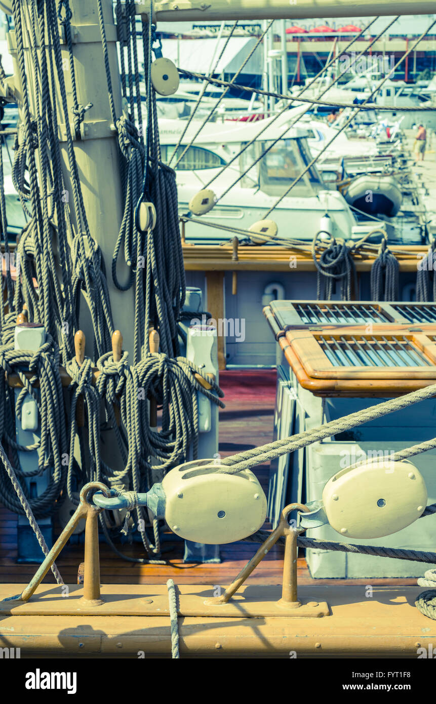 Old sailing wooden blocks rigging hi-res stock photography and images ...