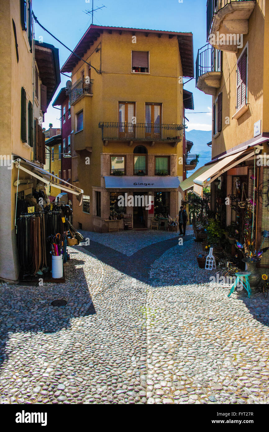 Neighboring cities hi-res stock photography and images - Alamy