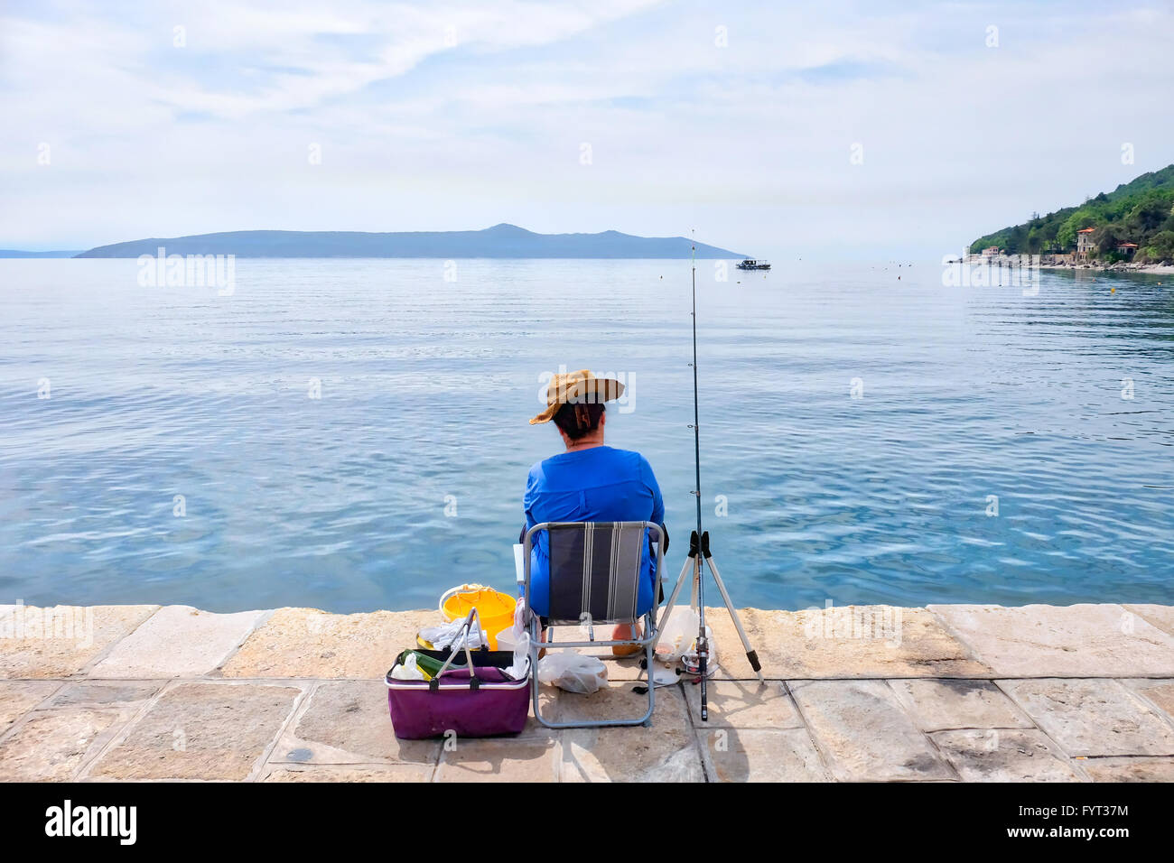 Summer man sitting hi-res stock photography and images - Alamy