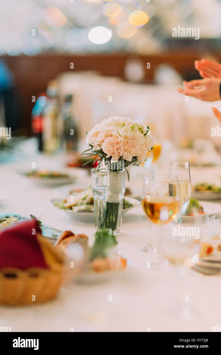 Setted table hi-res stock photography and images - Alamy
