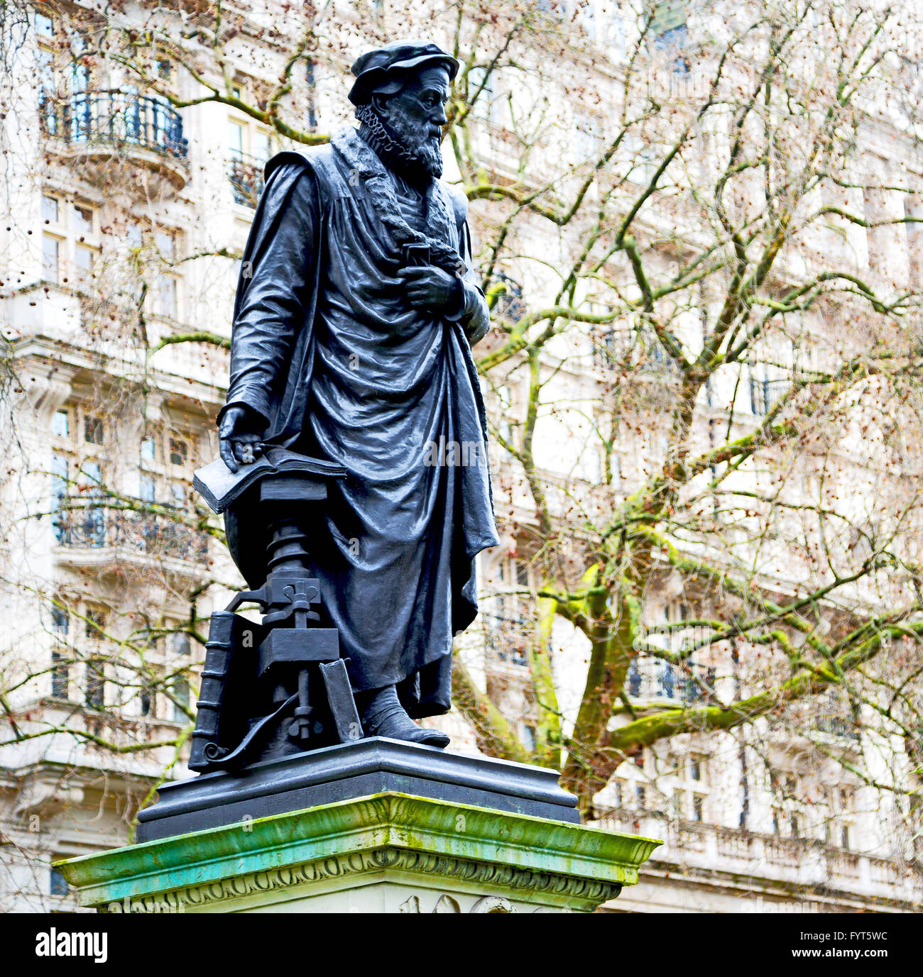 england historic marble and statue in old city of london Stock Photo ...