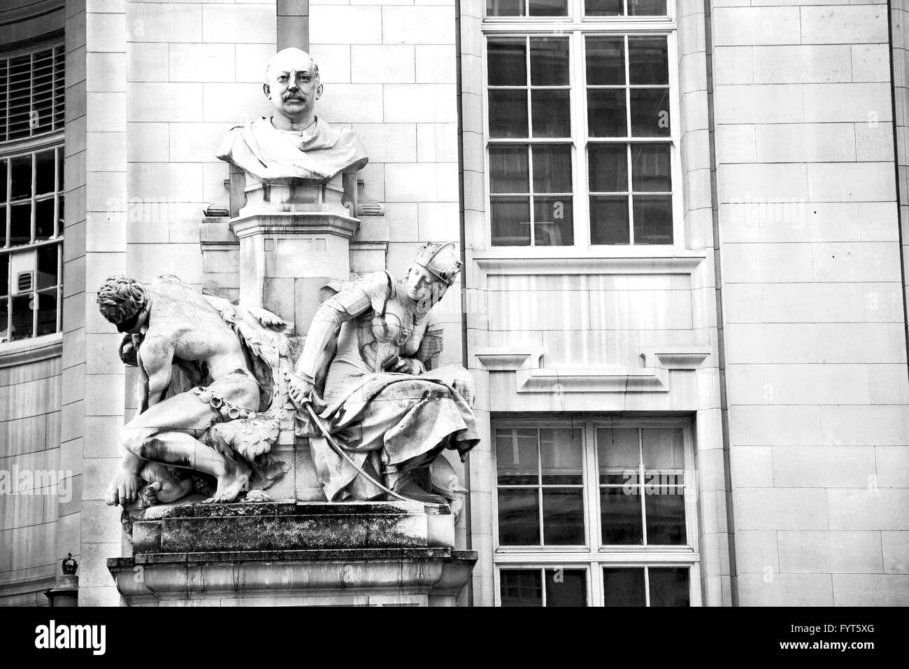 england historic marble and statue in old city of london Stock Photo ...