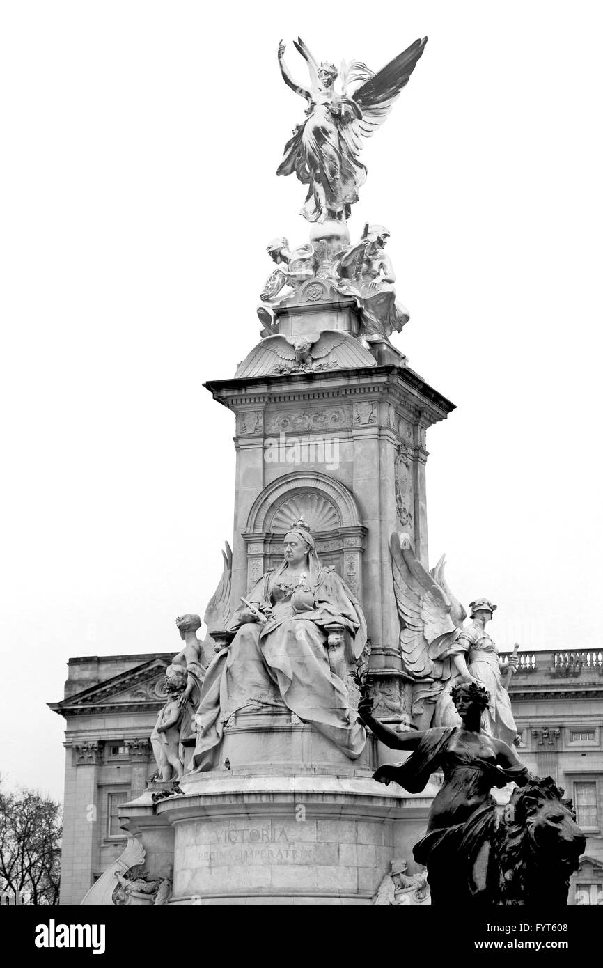 historic marble and statue in old city of london england Stock Photo ...