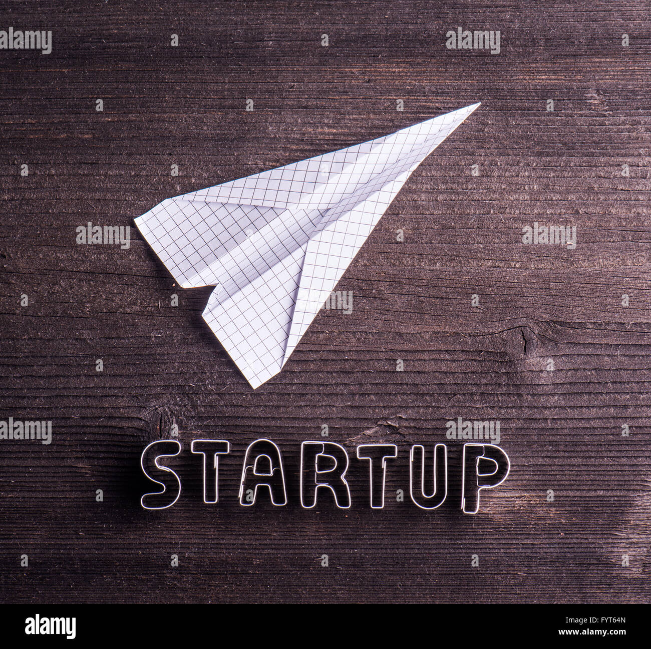 Paper plane start up hi-res stock photography and images - Alamy