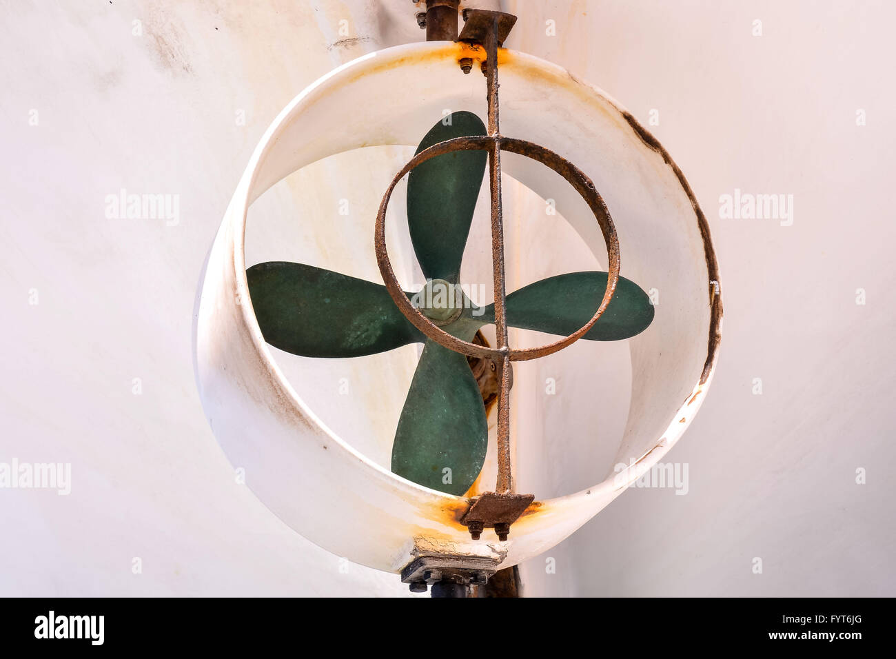 Boat helix hi-res stock photography and images - Alamy