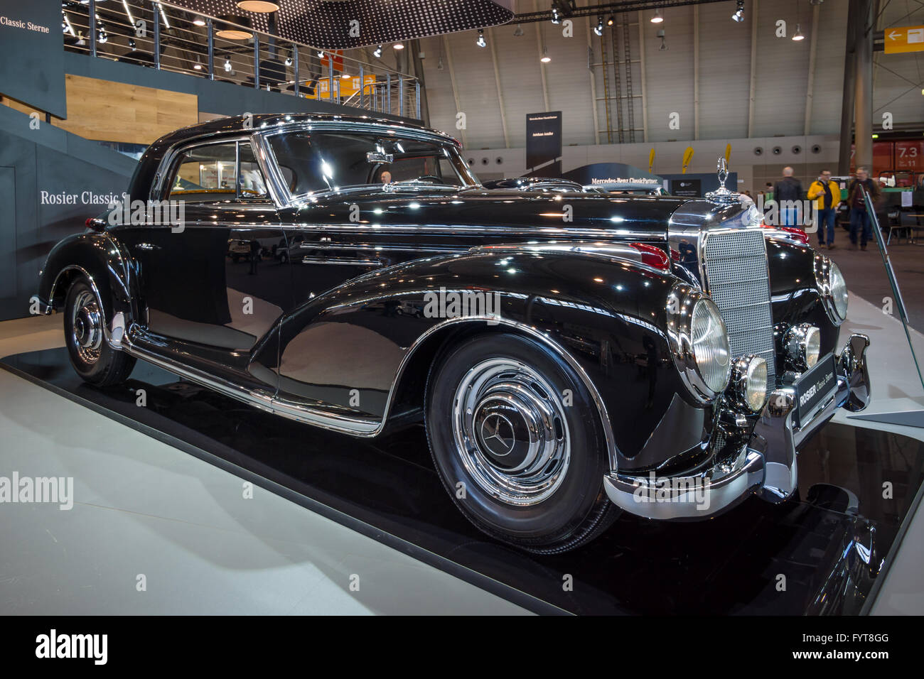 Mercedes benz 300 sc coupe hi-res stock photography and images - Alamy