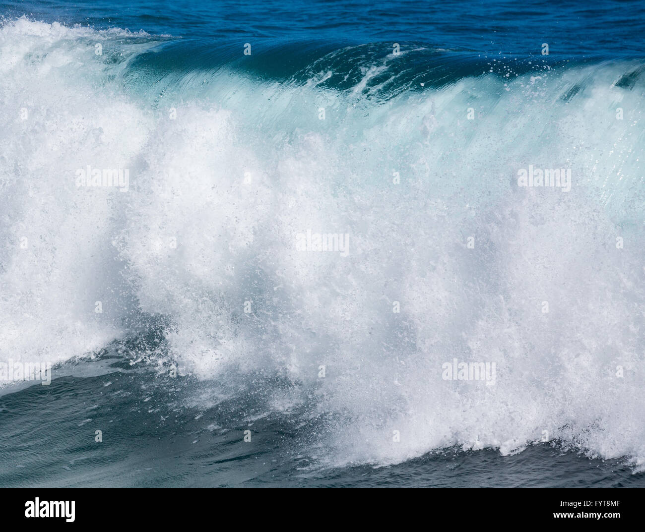 Powerful waves hi-res stock photography and images - Alamy