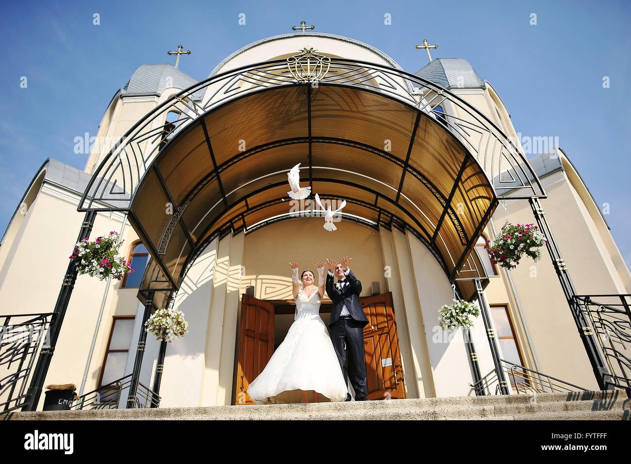 Symbols doves hi-res stock photography and images - Alamy Symbols doves hi-res stock photography and images - Alamy