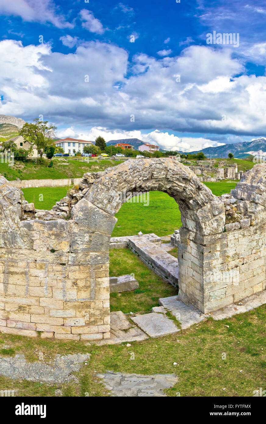 Ruins roman amphitheatre solin hi-res stock photography and images - Alamy