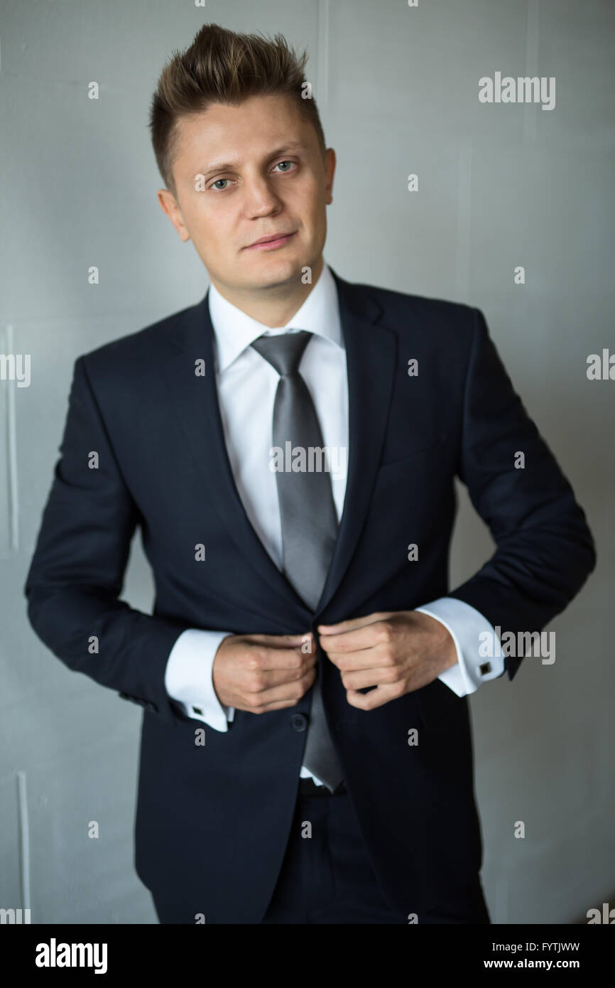 Man in suit hi-res stock photography and images - Alamy