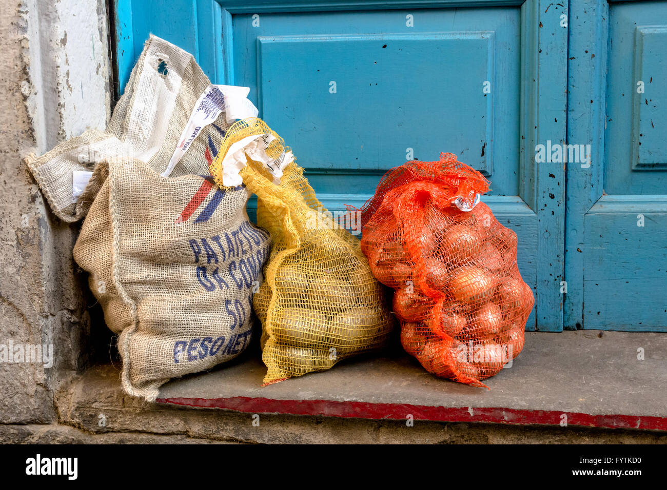 Old potato sacks hi-res stock photography and images - Alamy