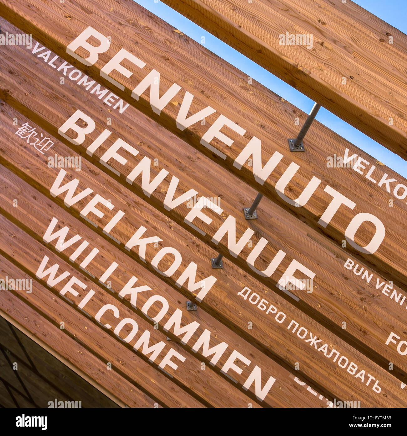 Multilingual welcome sign hi-res stock photography and images - Alamy