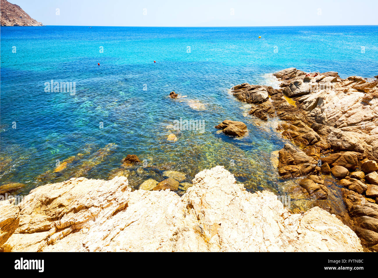 in greece island beach blue sky Stock Photo - Alamy