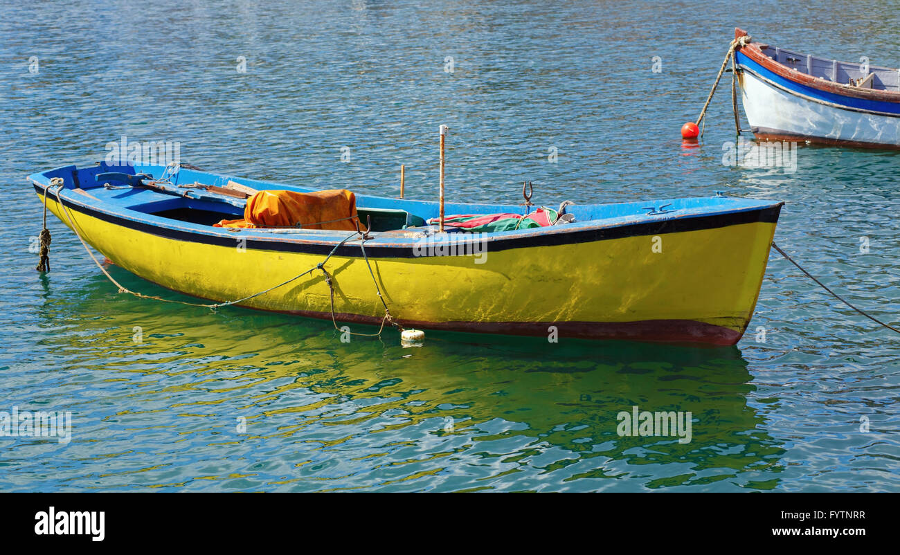 Yellow row boat hi-res stock photography and images - Alamy