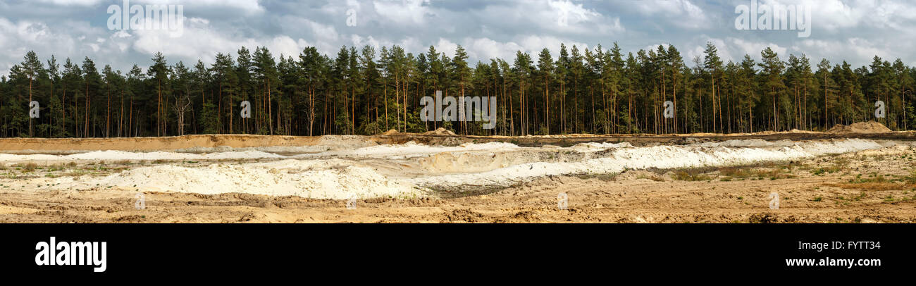 Pit sand hi-res stock photography and images - Alamy