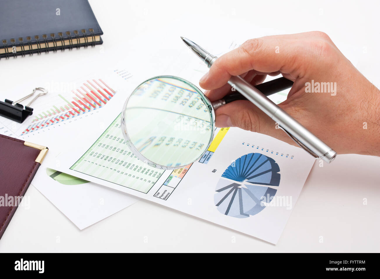 Newspaper leadership hi-res stock photography and images - Alamy