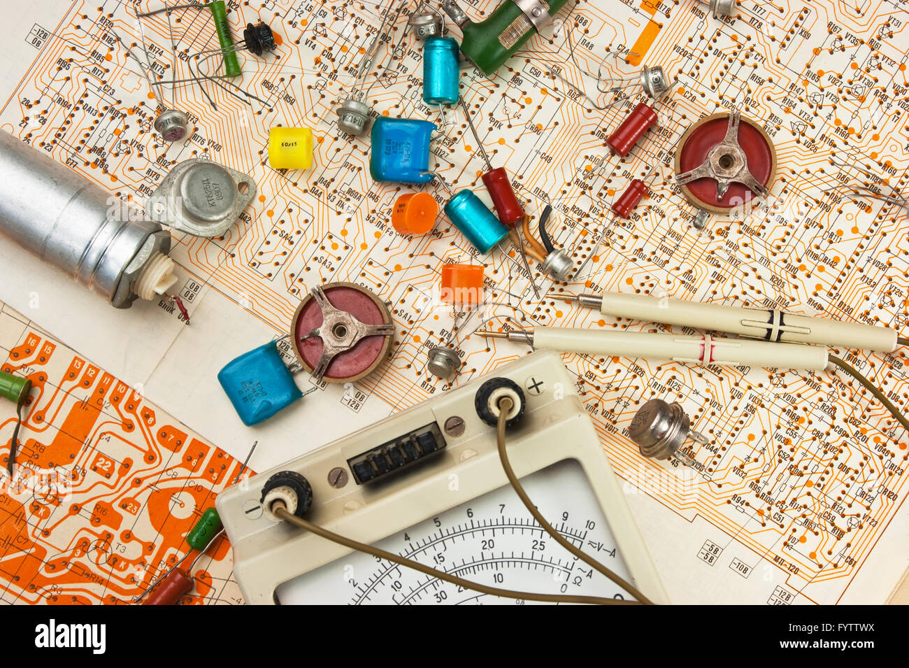 Electronics chart hi-res stock photography and images - Alamy